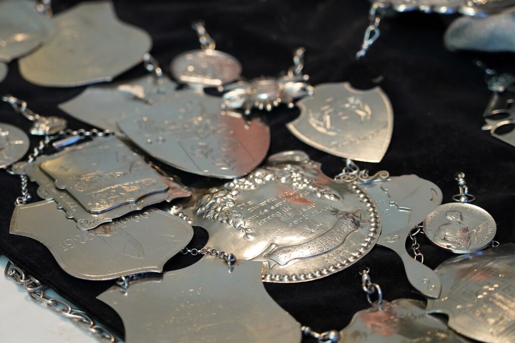 Zilver poetsen - Schuttersgilde Eendracht Maakt Macht